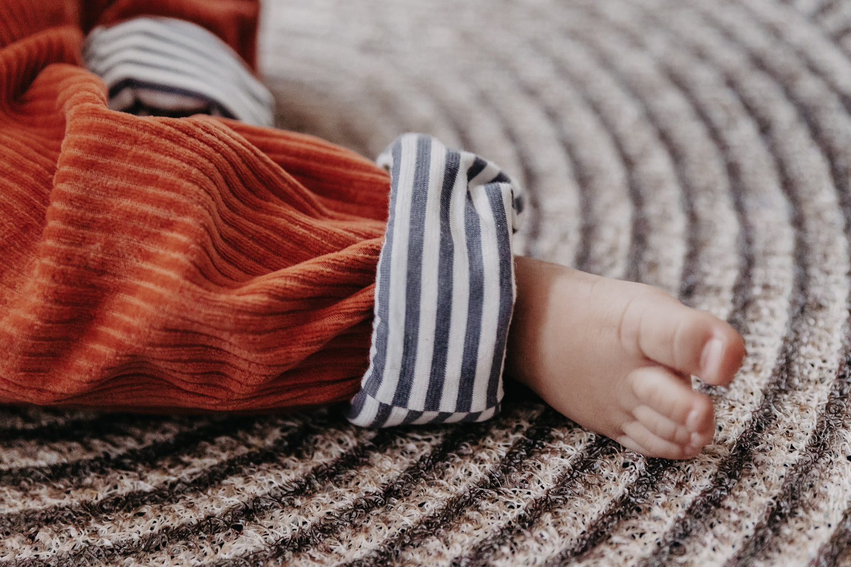 Kinderhose Ino | Bio-Cordnicki | Orange Grün – Oktopulli